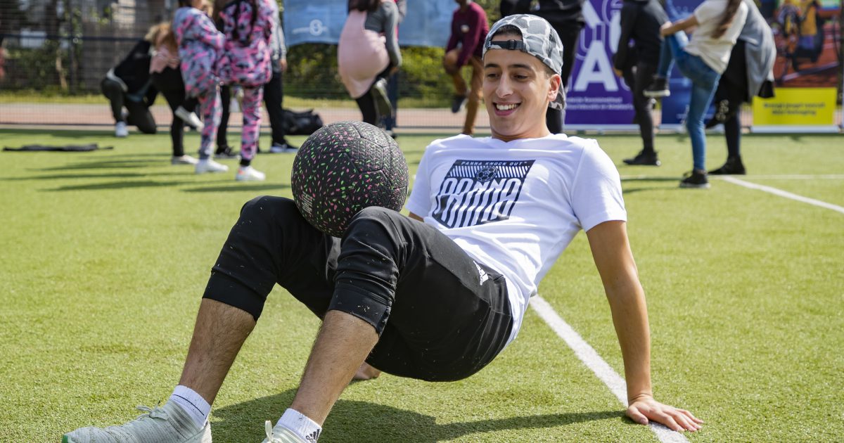 Freestyle voetballer Nasser el Jackson ambassadeur | Jeugdfonds Sport ...