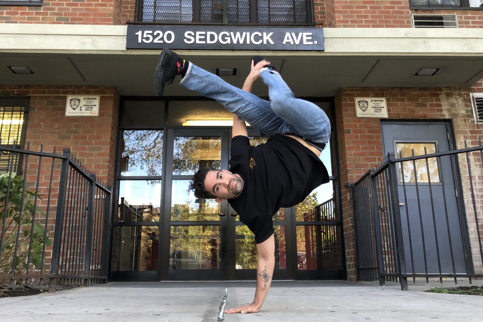 Lucas Winkel: ‘Op de vloer voelt het kind zich zeker en sterk ...