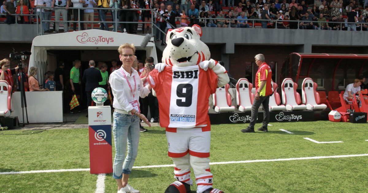 SIBI VIERT VERJAARDAG MET AMBASSADEURSCHAP JEUGDFONDS SPORT & CULTUUR ...